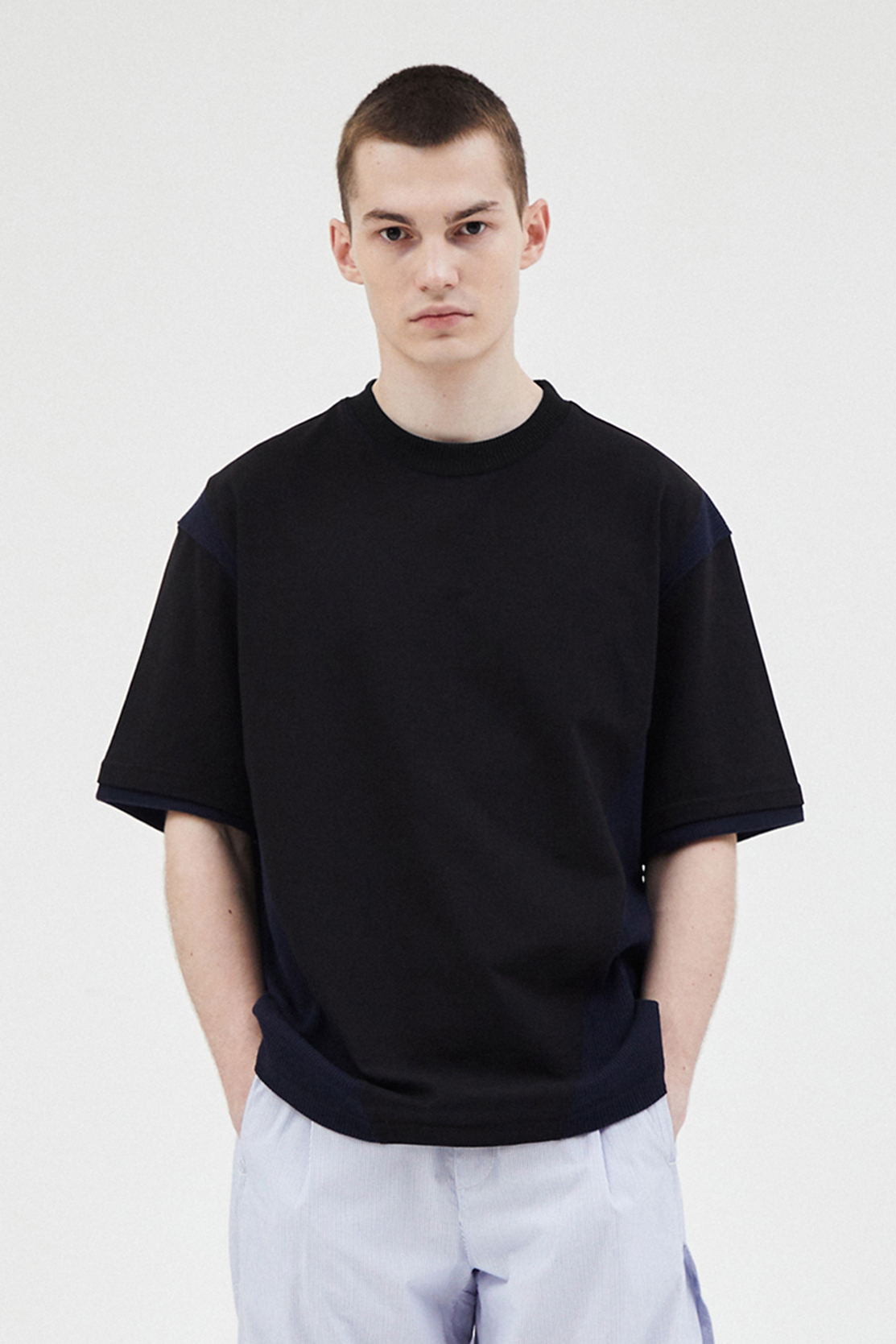 [RESTOCK] SLASHED PANEL T-SHIRTS - NAVY BLACK