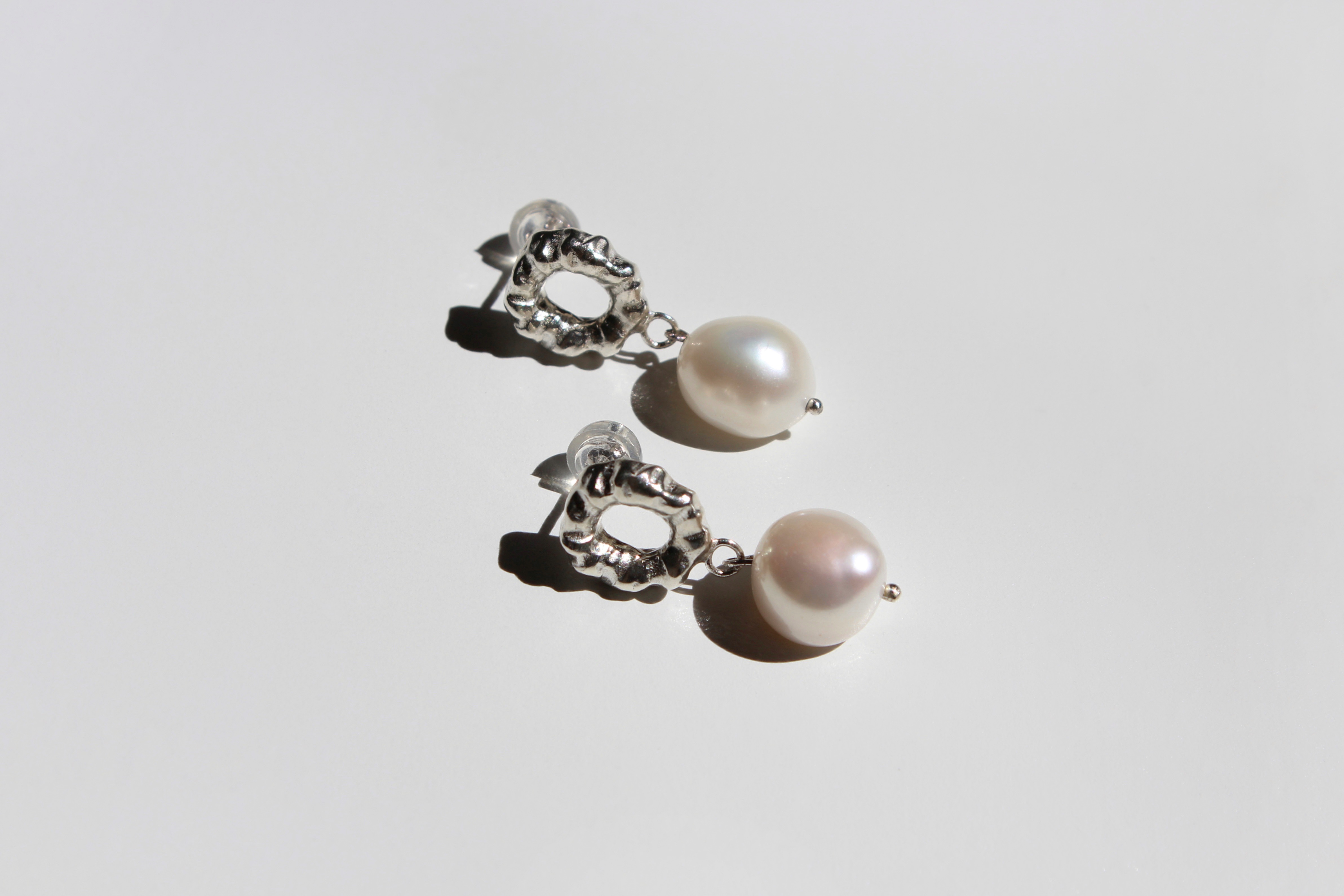 flow donut and pearl