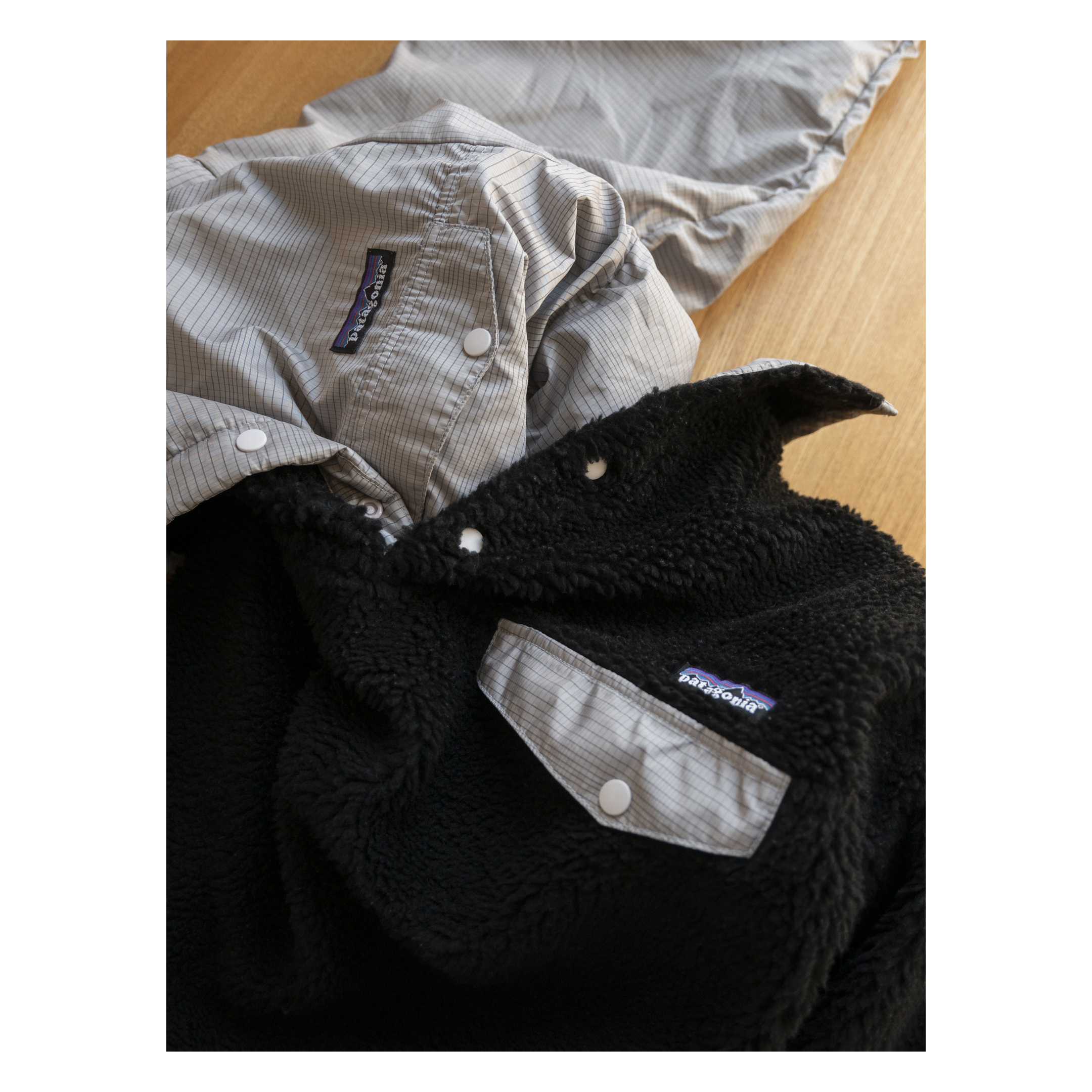 2000S PATAGONIA - Deep Pile Reversible Glissade Snap T (Gray / Black)