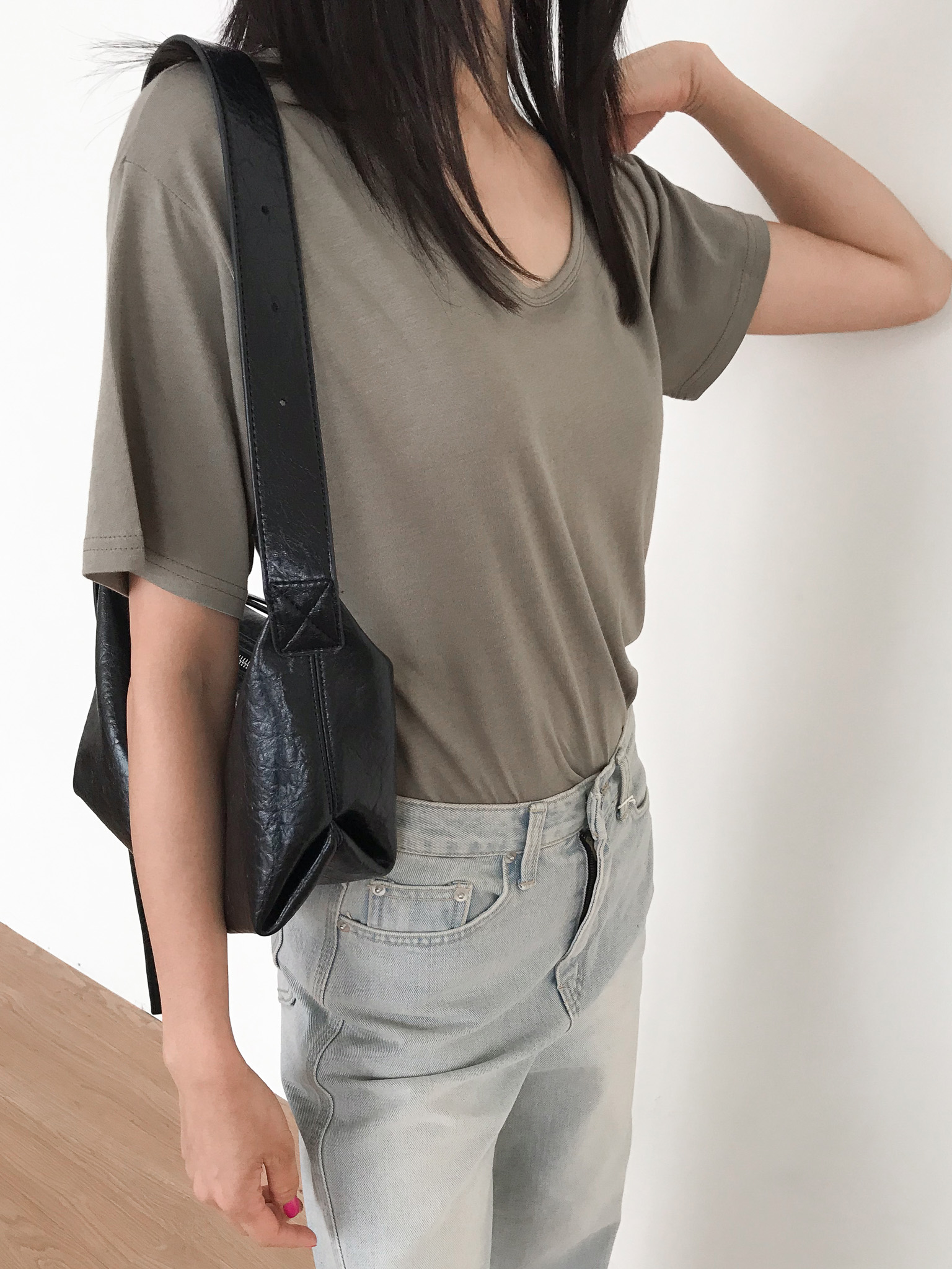 WELL U NECK TEE (4COLOR)