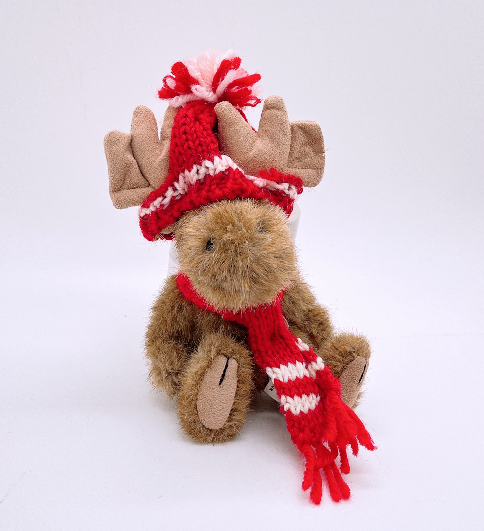 Red muffler-hat moose boyds