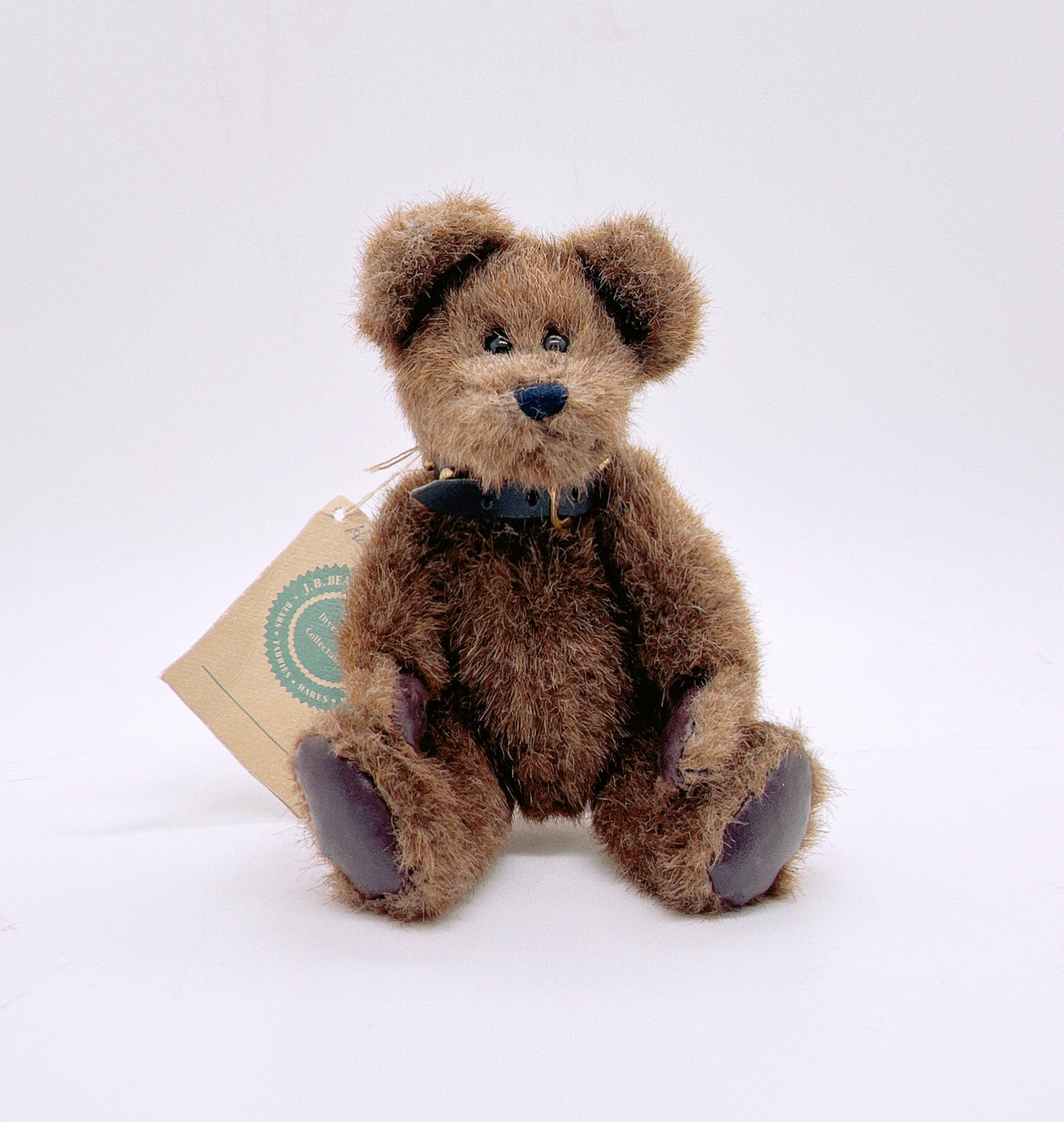 Leather leash boyds bear
