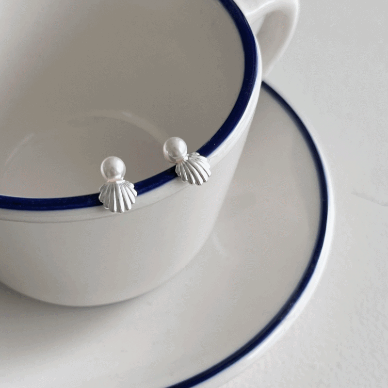 [ Silver925 ] White shell earring
