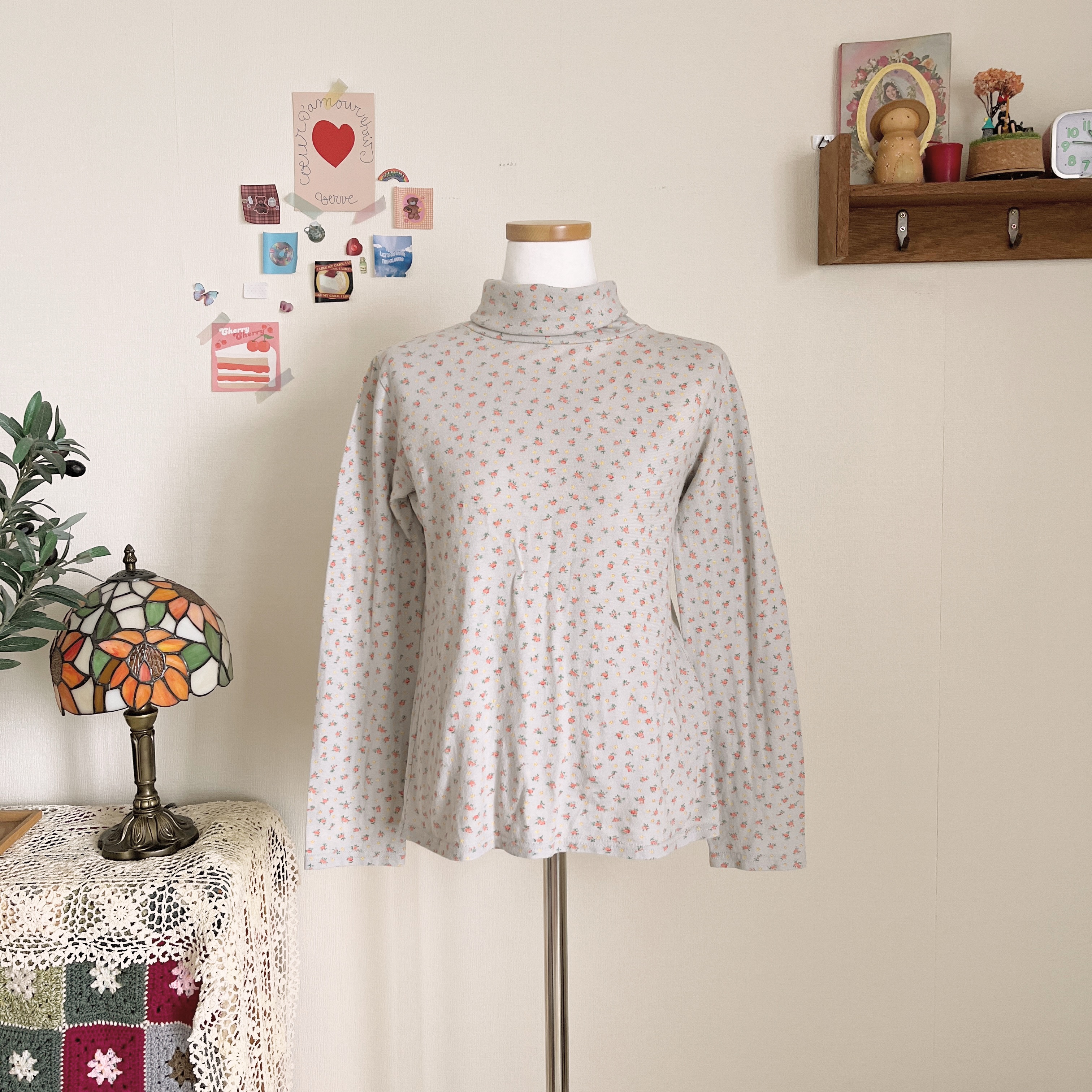 orange&yellow flower high-neck top