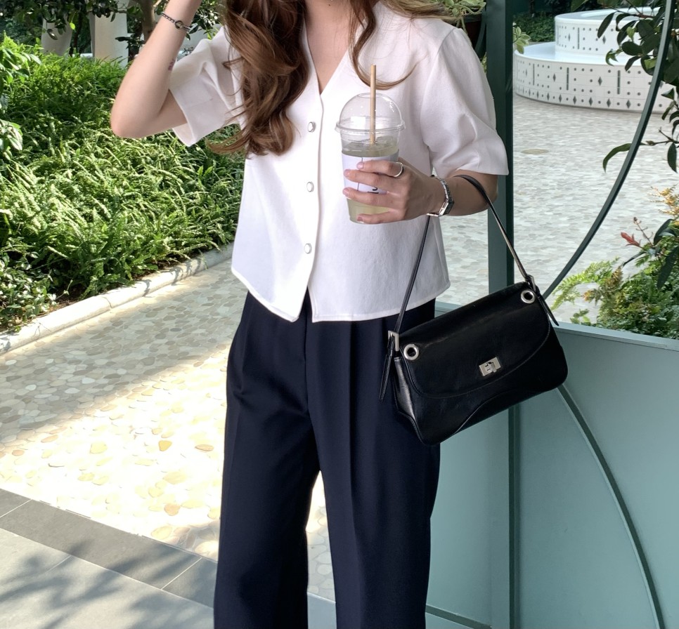 NO COLLAR BUTTON BLOUSE