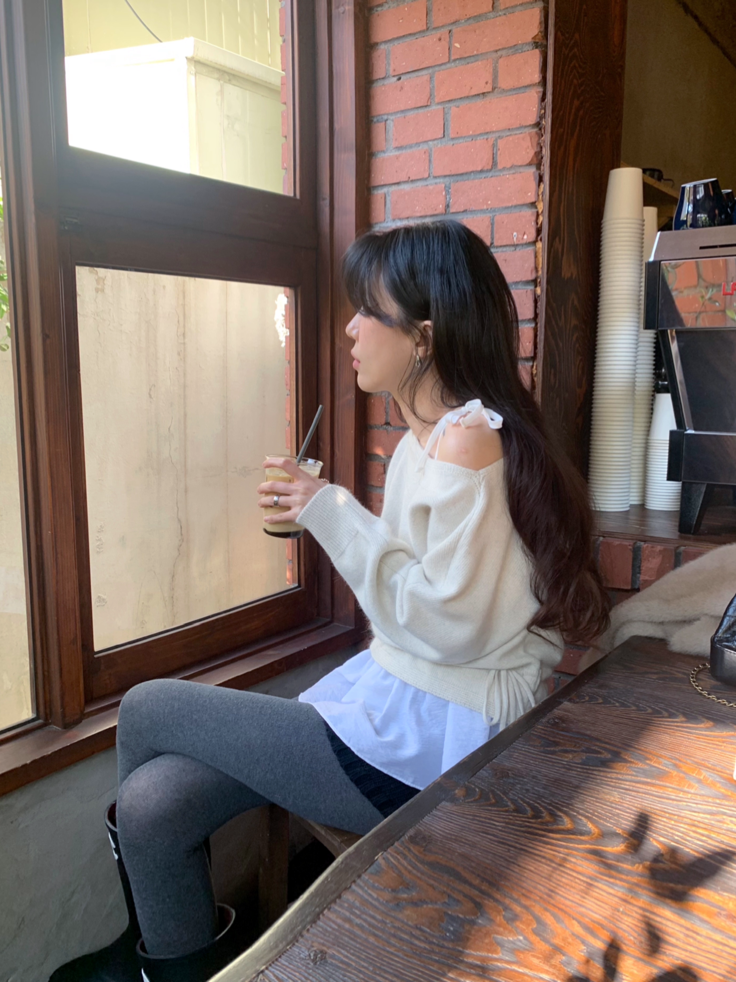 One shoulder string knit