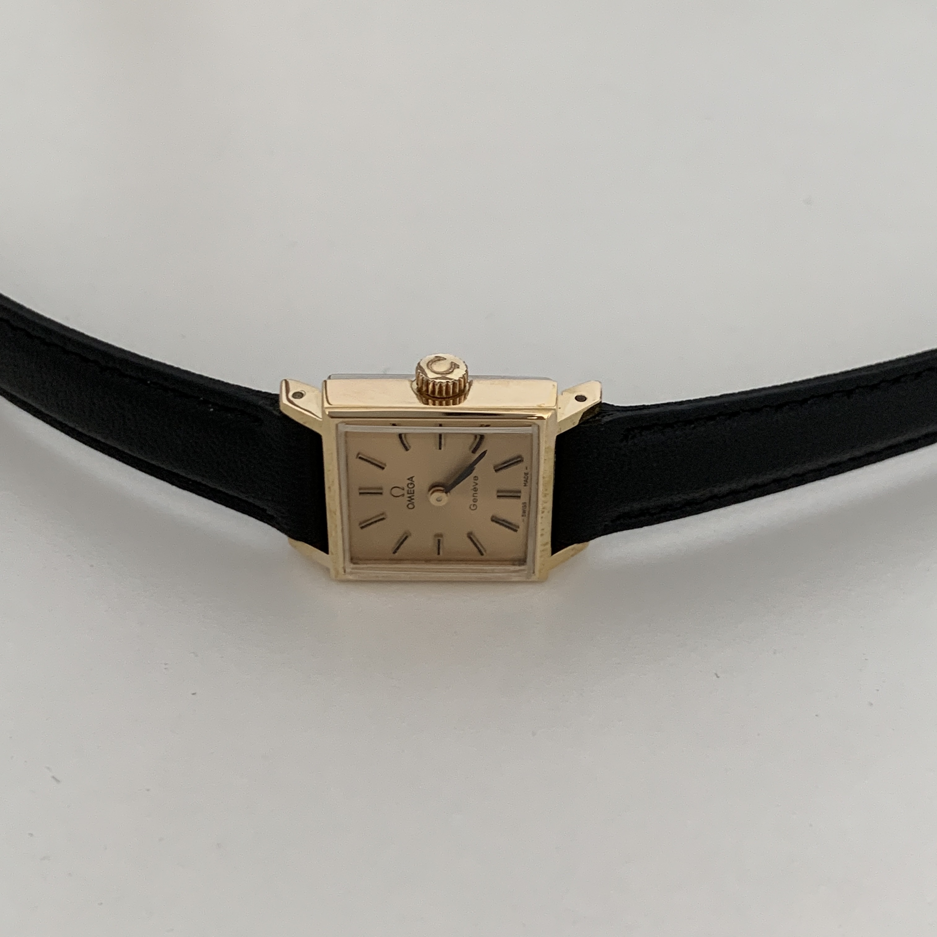OMEGA geneve square watch (18k)