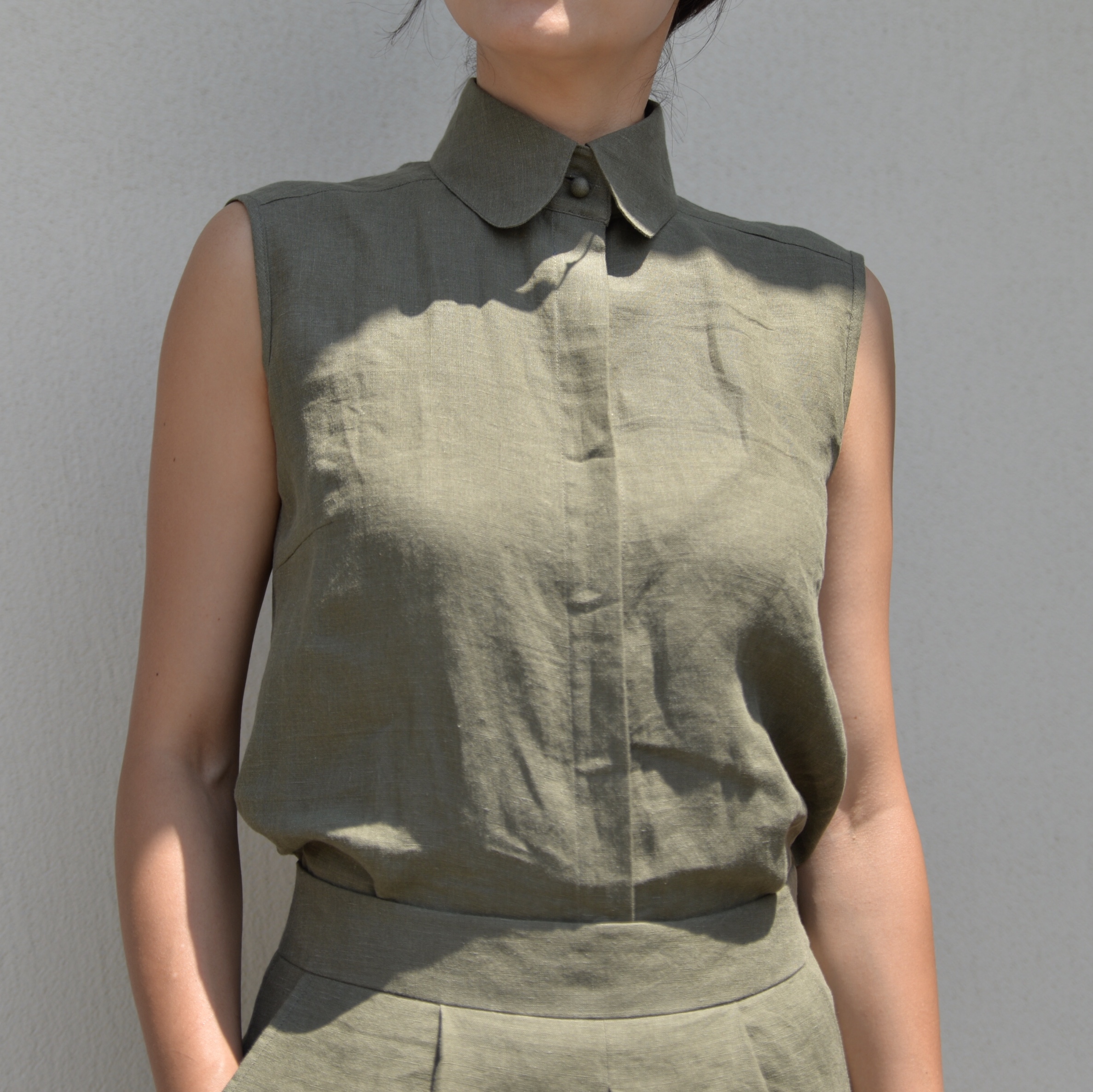 Basic Sleeveless Linen Shirt