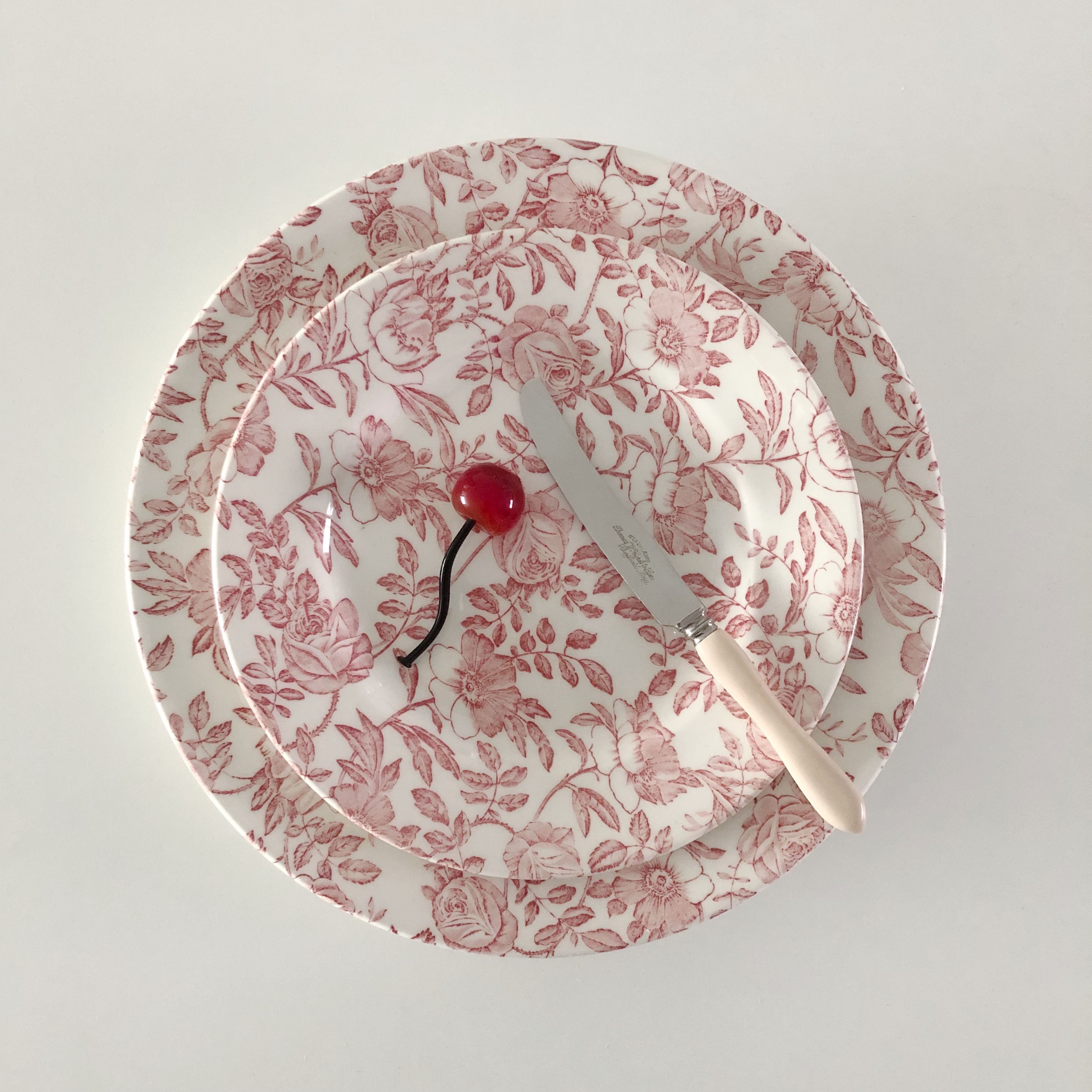 1970s Vintage Churchill Plate