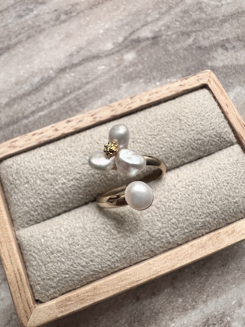 Keshi Flower Ring