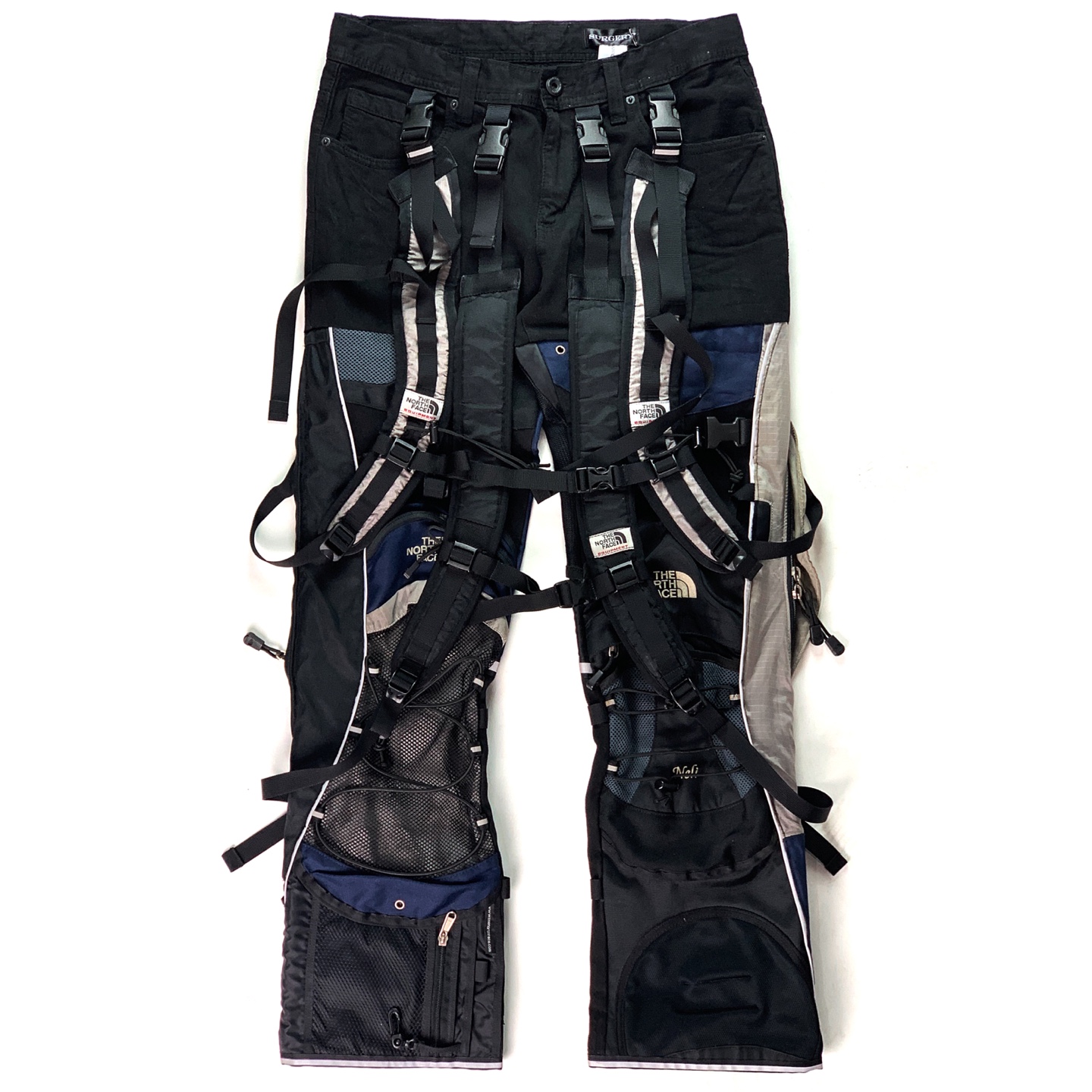 Double backpack detail pants CT0046