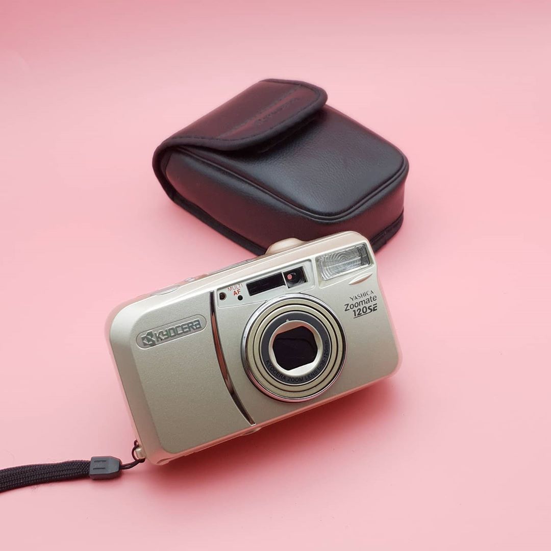 YASHICA ZOOMATE 120SE